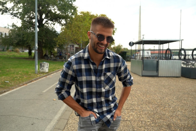 NAŠ PEVAČ DOŽIVEO UDARAC OD PORODICE: Zbog odluke oca LAŽIRAO potpis ...