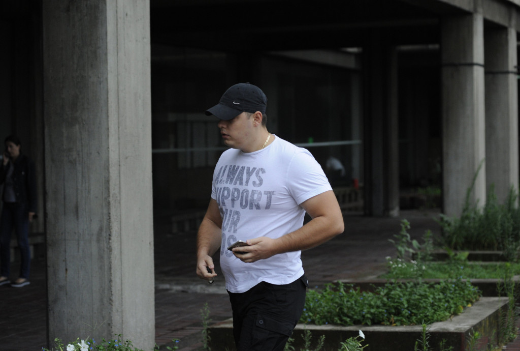 NOVE JEZIVE SLIKE IZ RITOPEKA! Iščupan parket, demolirane kuhinje i ...