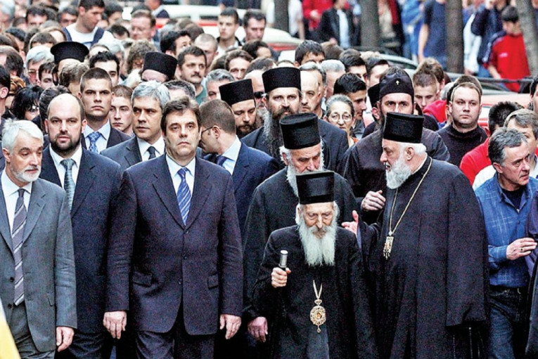 UVEK BIO UZ NAROD, A PROTIV NEPRAVDE! Policija ustukla pred ...
