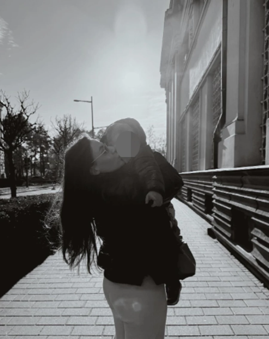 EVO GDE JE ŽENA KRISTIJANA GOLUBOVIĆA! Dok on zarađuje pare u rijalitiju, Kristina uhvaćena DOK ...