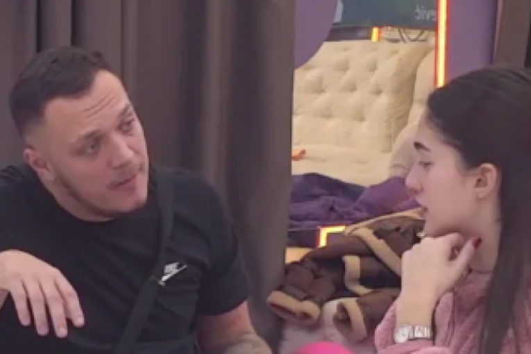 POSLE SVIH PONIŽENJA ODVULKA GASTOZA U KREVET: Ovo je poslednji EKSER U SANDUK Anđelinog ...