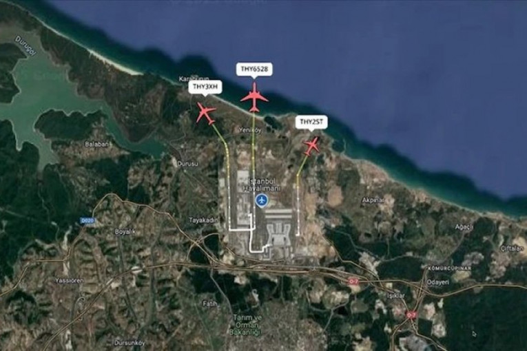TRI AVIONA POLETELA U ISTO VREME SA JEDNOG AERODROMA! Spektakl na ...