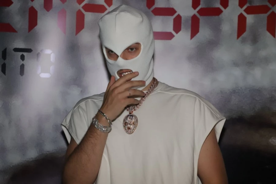 OVO SU JEDINE SLIKE DEVITA BEZ MASKE! Srpski reper godinama krije ...